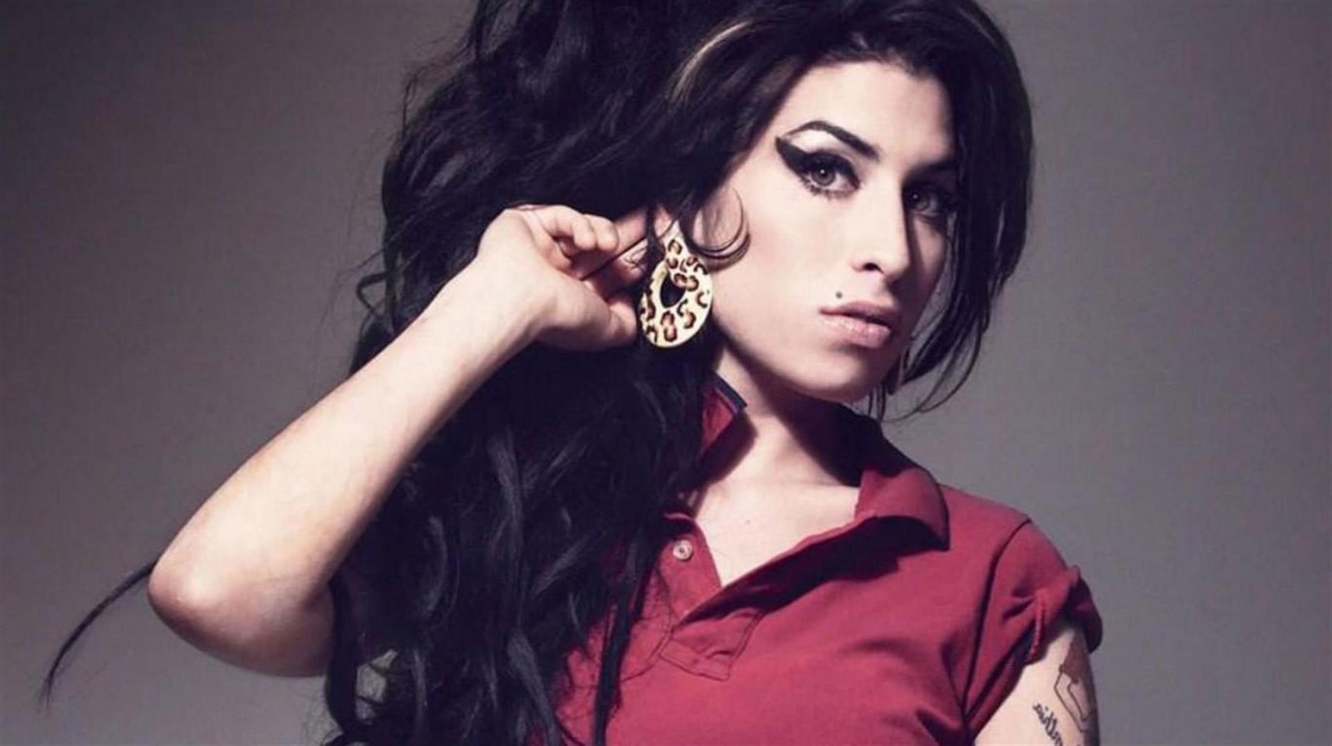 Amy Winehouse T-Shirts | Official Merch
